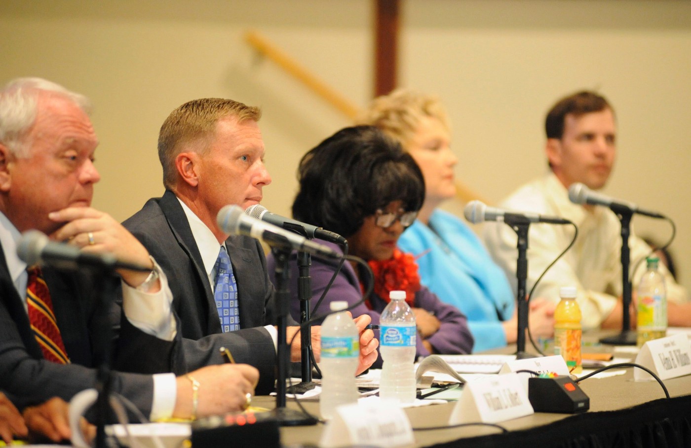 Sanford Florida Mayor Jeff Triplett chairs a Sanford City Commission ...