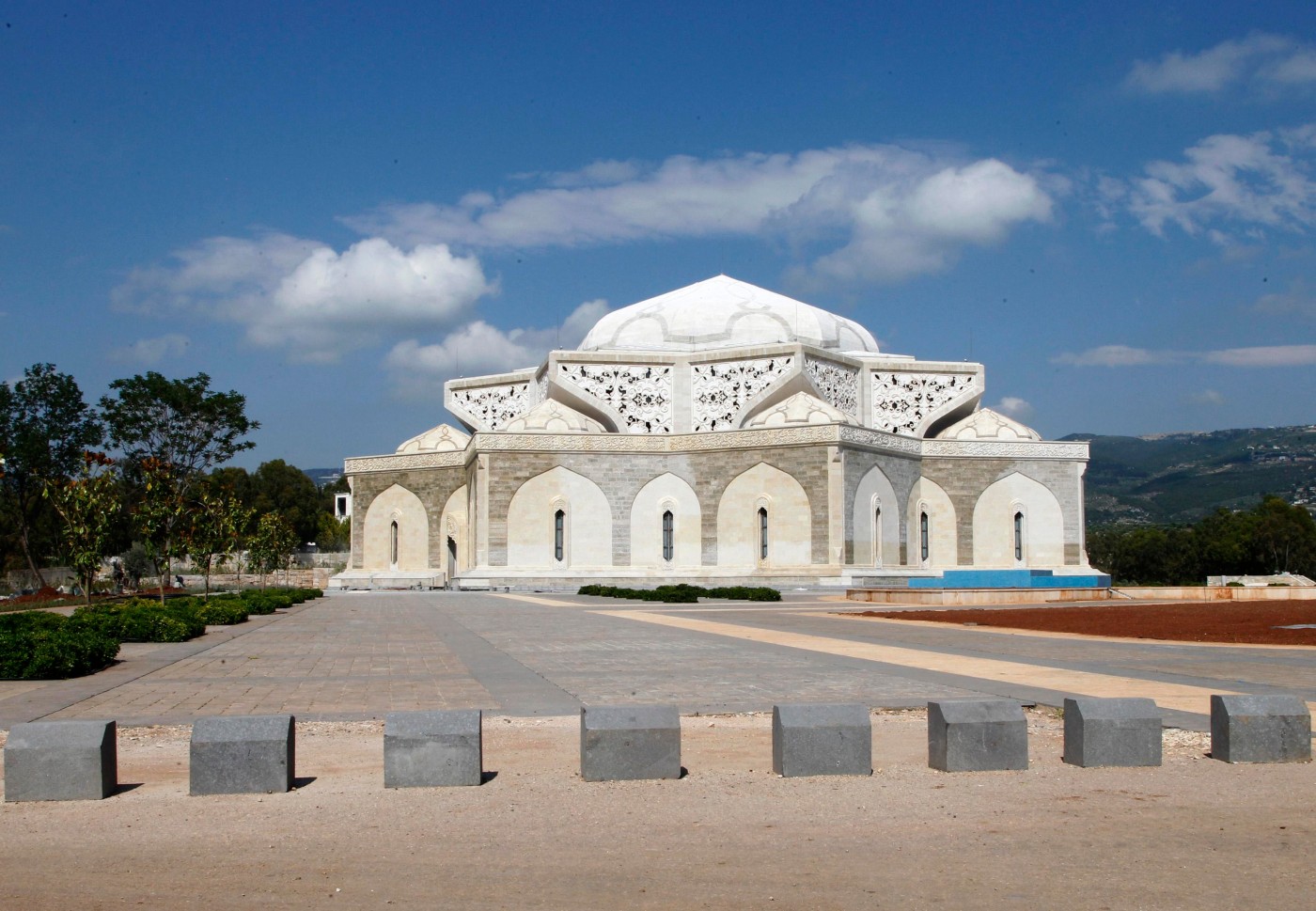 The tomb of the late Syria's President Hafez al-Assad, father of ...
